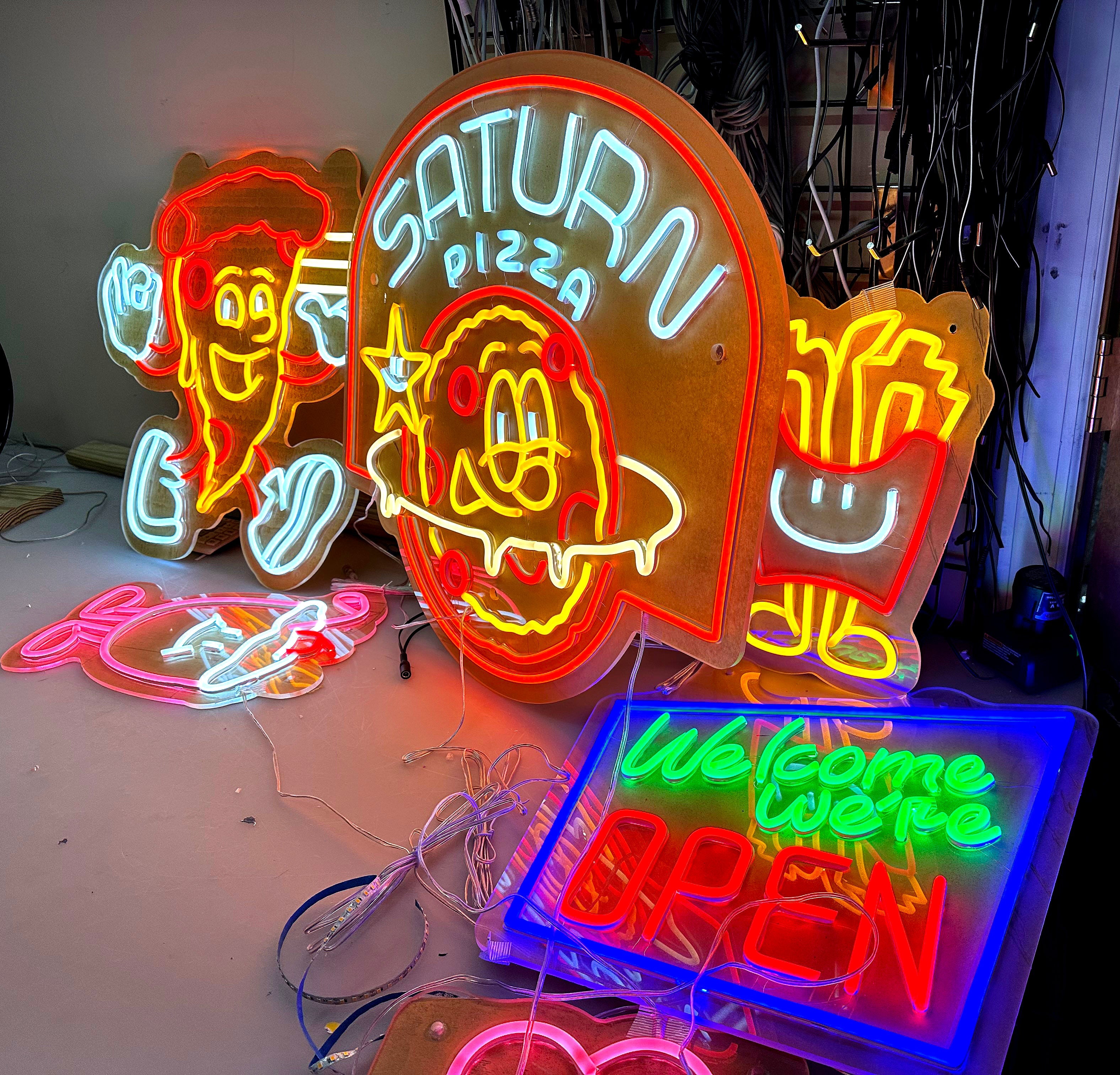 Lumi Letters Neon – NES Light
